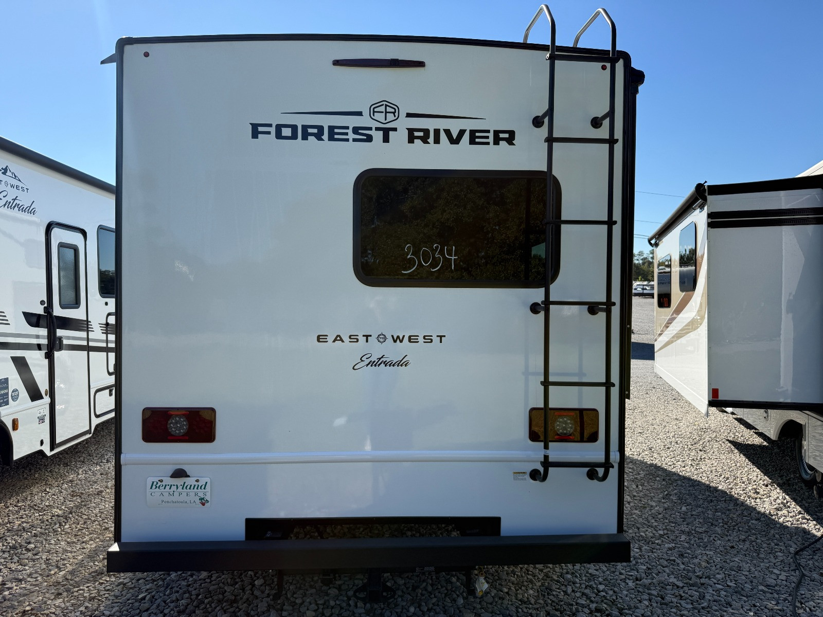 NEW 2026 ENTRADA 2000NSF - Overview | Berryland Campers