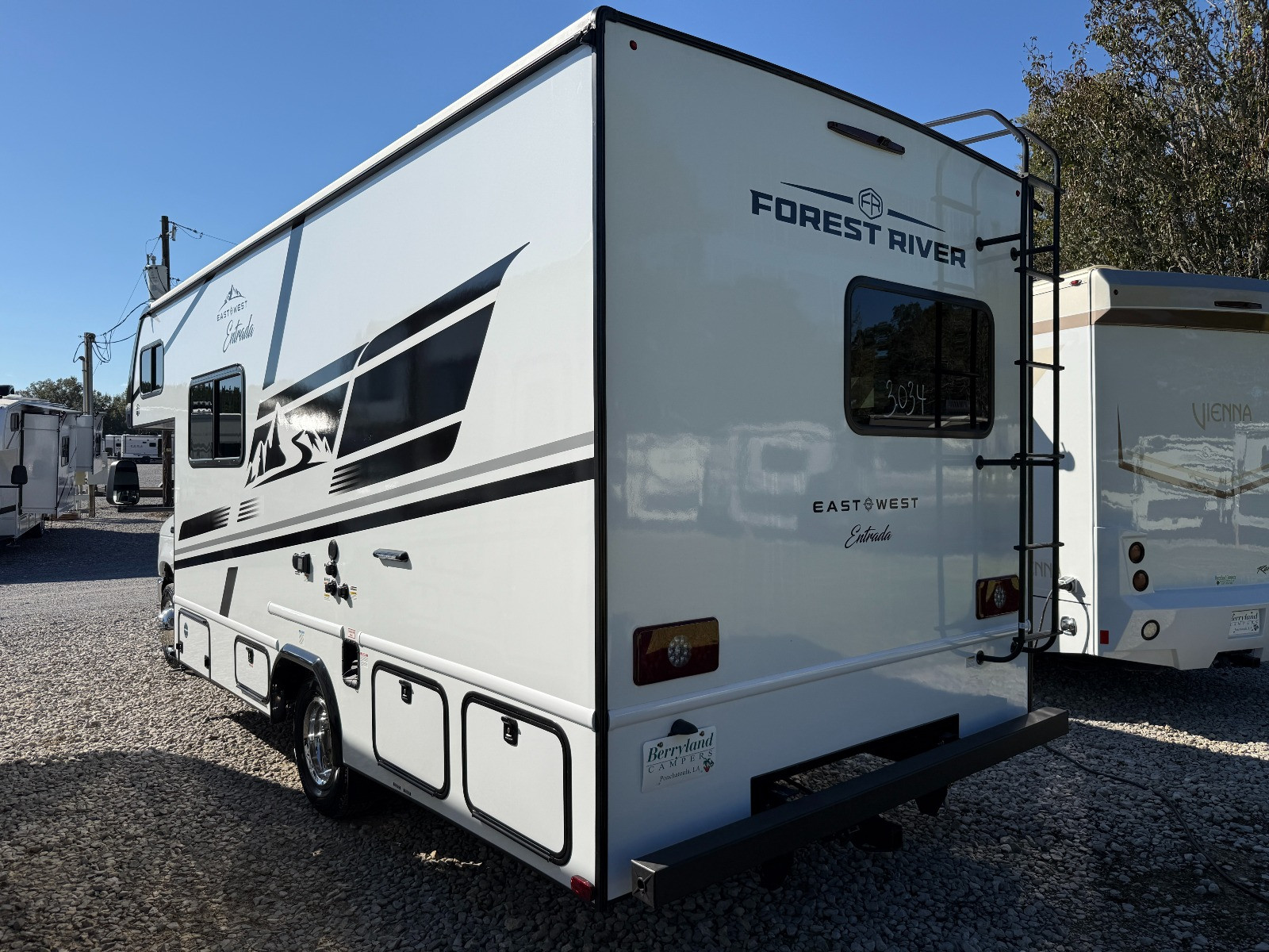 NEW 2026 ENTRADA 2000NSF - Overview | Berryland Campers