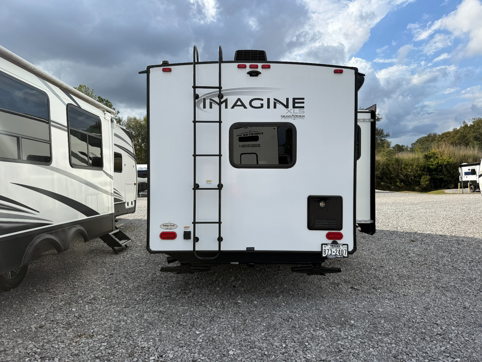USED 2025 IMAGINE XLS 22RBE - Overview | Berryland Campers